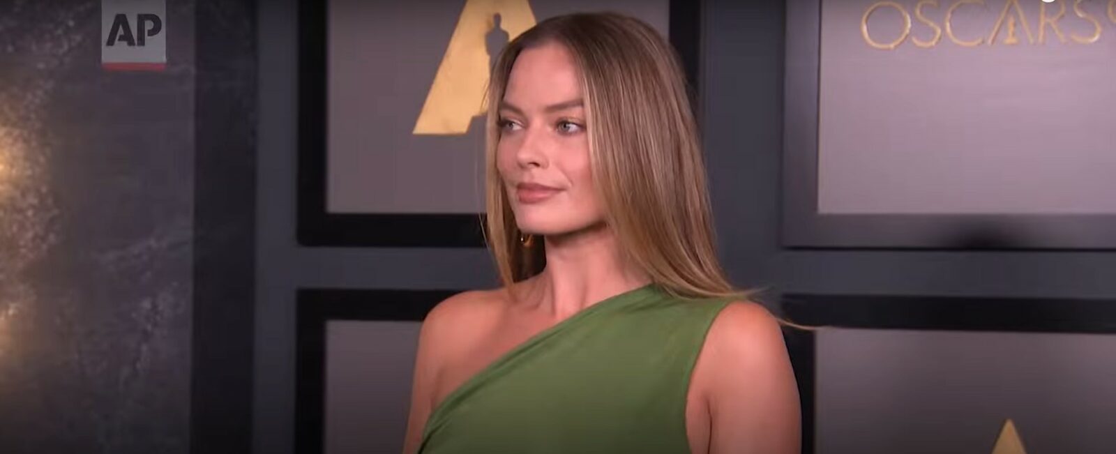 Марго Робби в Bottega Veneta: актриса освободилась от уз Chanel | Womfire